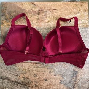 Daisy Fuentes | Intimates & Sleepwear | Daisy Fuenetes Red 34c Bra ...